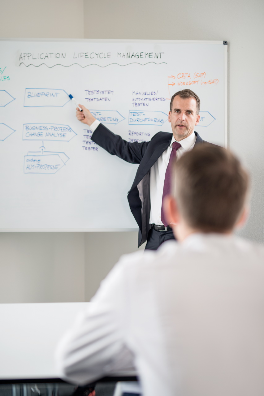 Webinar – Introduction of business process modeling with BPMN - Vostura